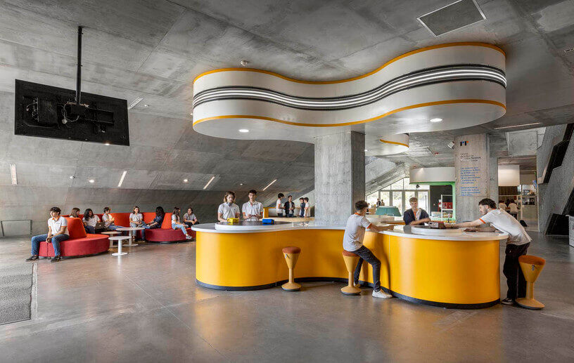 Rosan Bosch | Escuela Técnica Roberto Rocca Campana